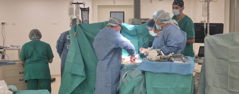 VEST: procedură medicală nouă – operații de canal carpian prin tehnica ...