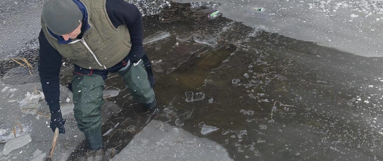 Timiș: poduri de gheață pe cursurile de apă din cauza gerului ...